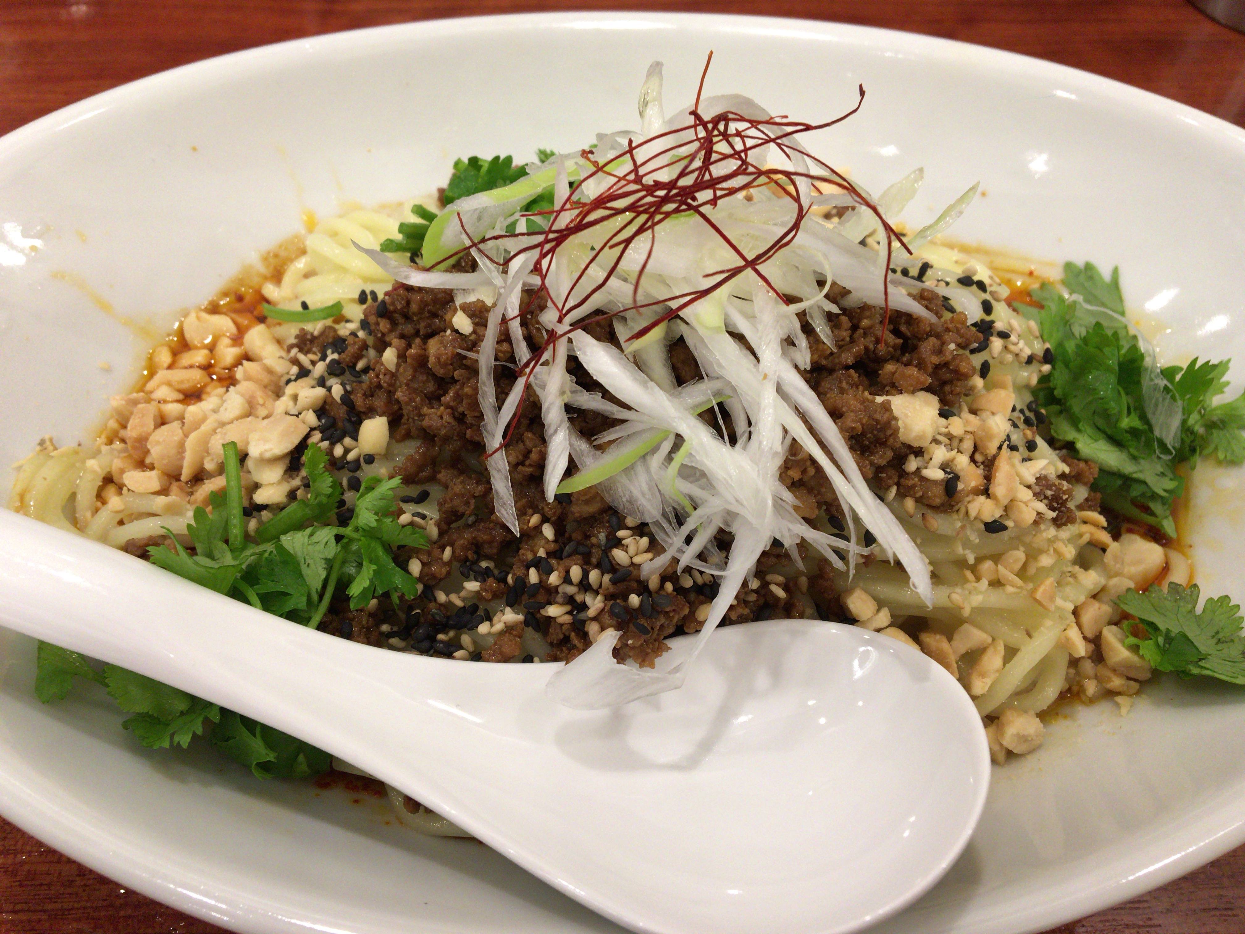 しびれる美味さ！銀座「SHIBIRE NOODLE 蝋燭屋」で担々麺 | 東京たべある記